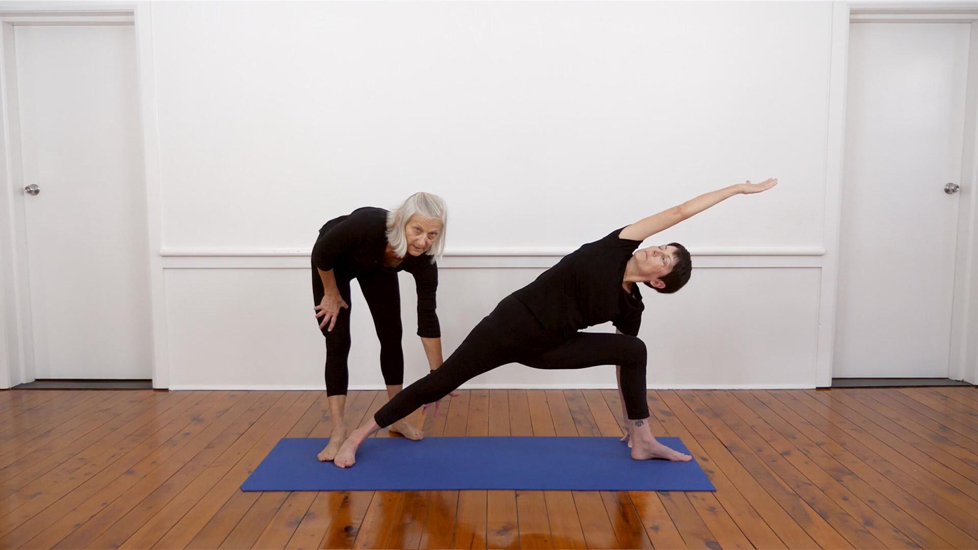 Utthita Parsva Konasana (Extended Side Angle Pose) - Yoga Vastu