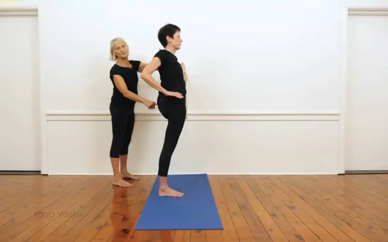 Revolved Side Angle Pose (Parivritta Parsvakonasana) | Iyengar Yoga