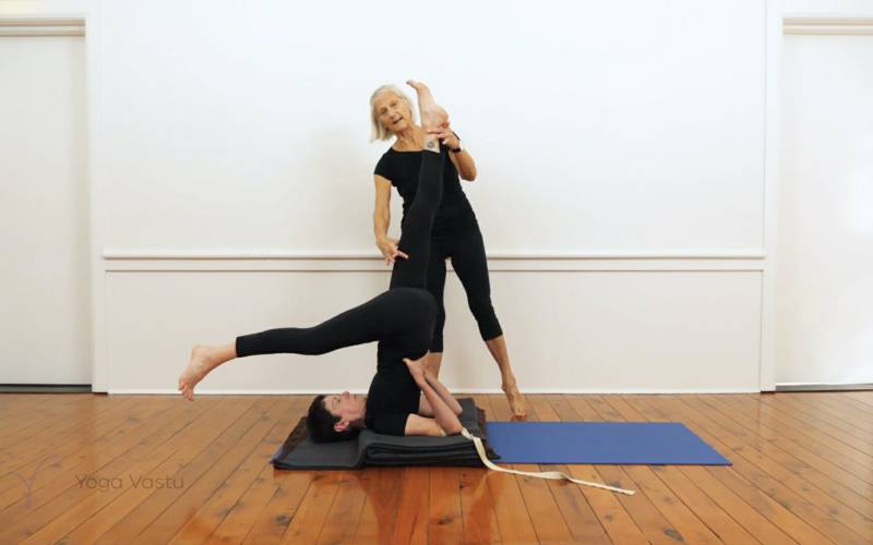 Revolved Side Angle Pose (Parivritta Parsvakonasana) | Iyengar Yoga