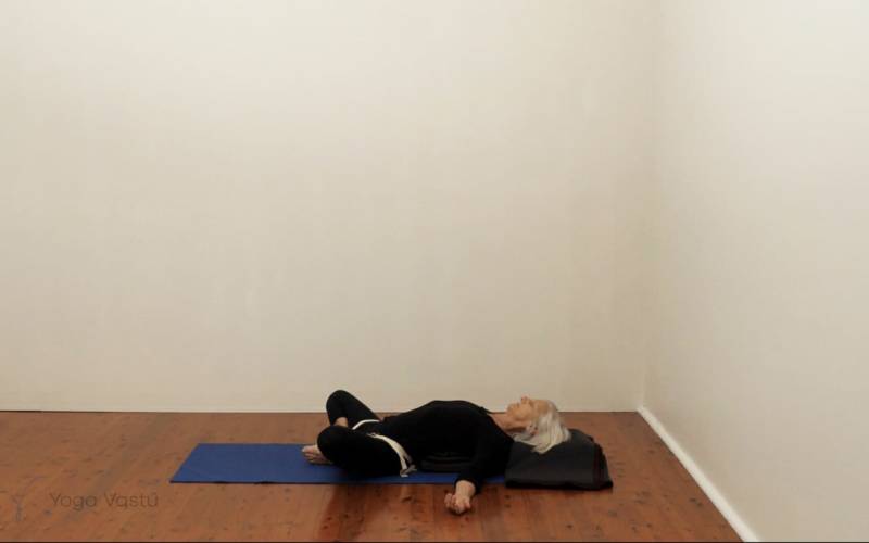 Reverse Prayer Pose (Paschima Namaskar) | Iyengar Yoga