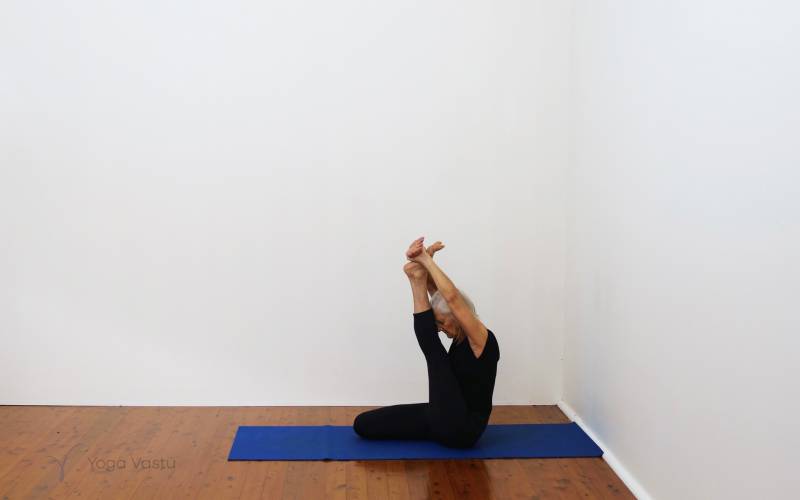 Reclining Forward Bend (Supta Paschimottanasana) | Iyengar Yoga