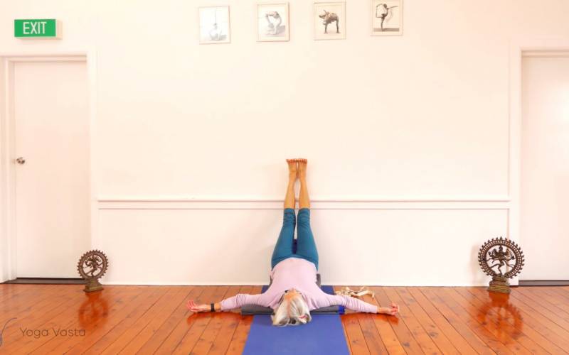 Simple Cross Legs Forward (Adho Mukha Sukhasana) | Iyengar Yoga